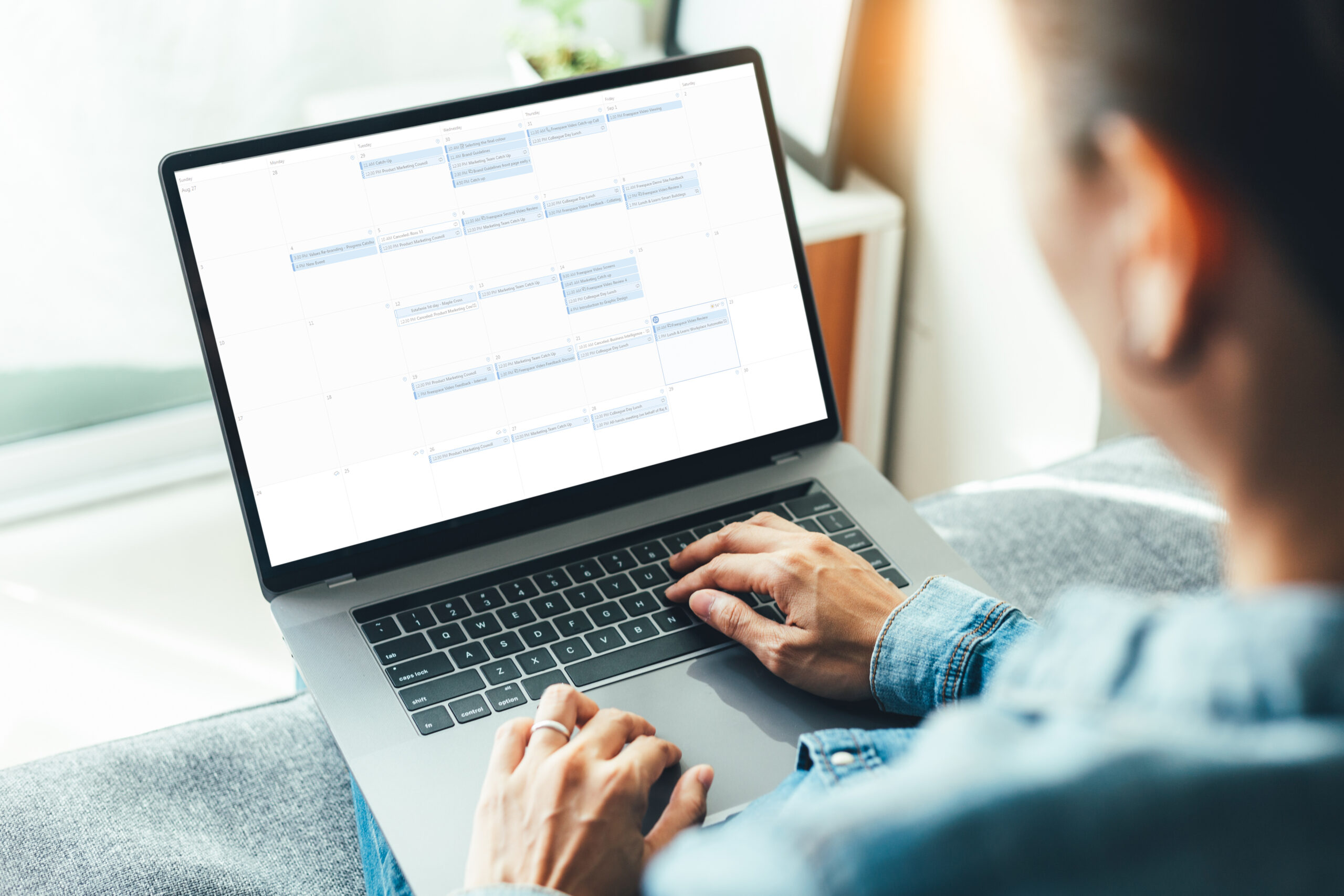 How to Integrate Your Meeting Room Booking System with Outlook - Freespace
